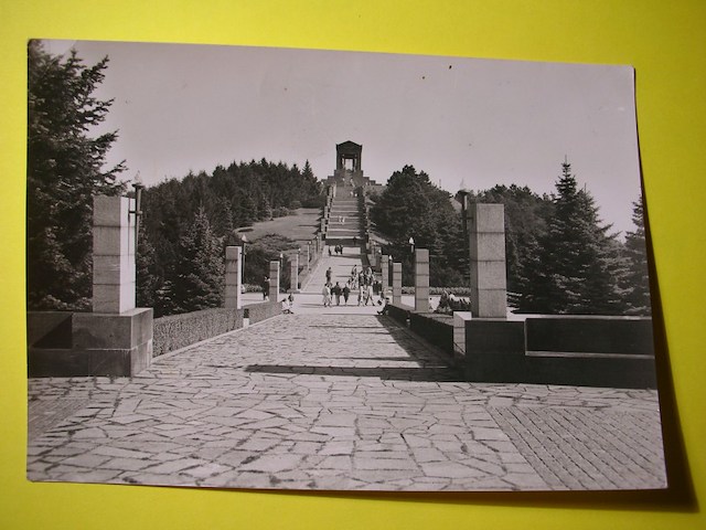 Avala-spomenik neznanom junaku