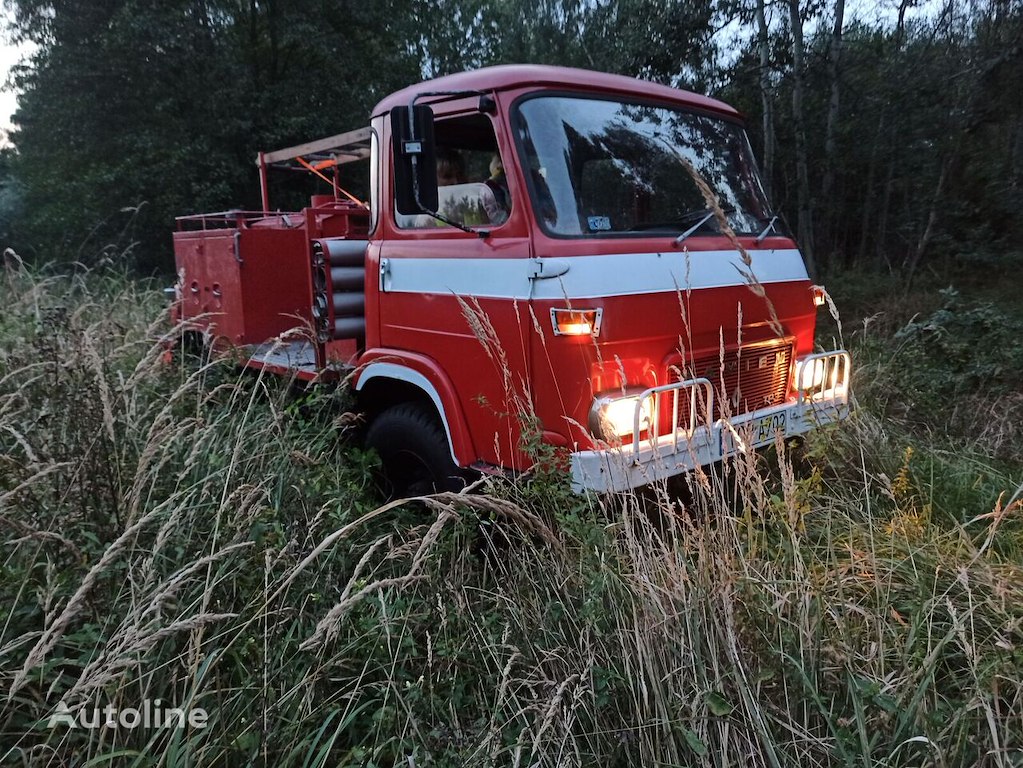 Renault SAVIEM 4x4 DIESEL TP3 FIRE TRUCK OFF ROAD vatrogasno vozilo