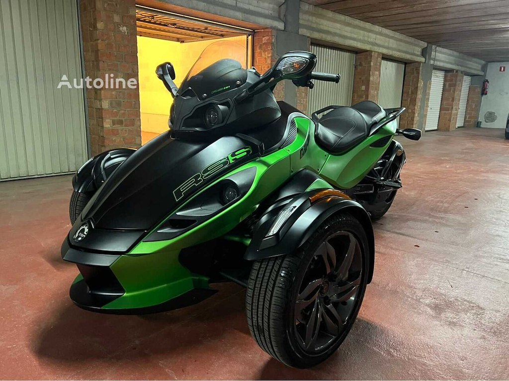 Prodaje se Can-Am Spyder četverocikl na aukciji