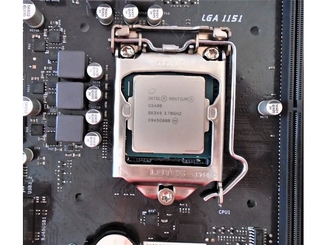 Intel Pentium G5400  (osma gen Intela)