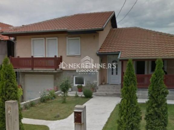 Komforna kuća na Ledinama od 160m2, na placu od 5 ari ID#8855