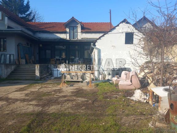 Odličan poslovno-stambeni objekat 350m2, plac 593m2, Gabrovački put