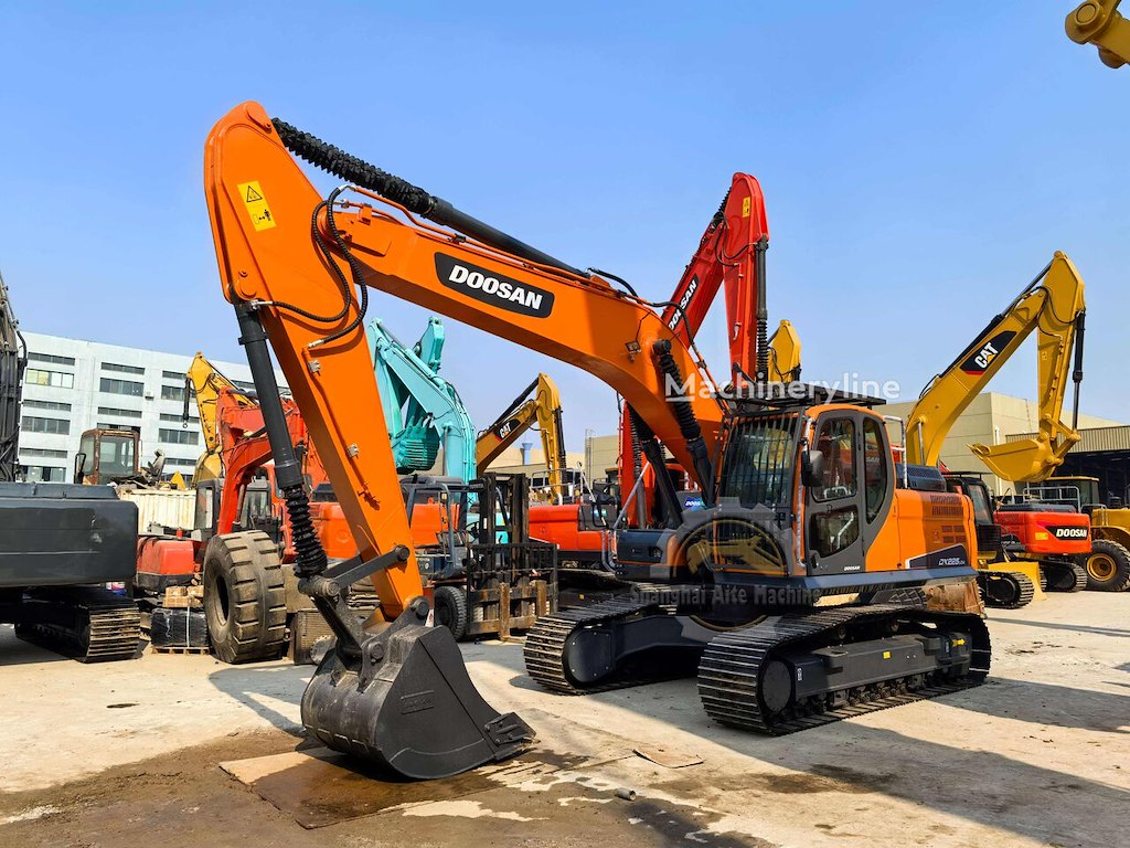 Doosan DX225LCA bager guseničar
