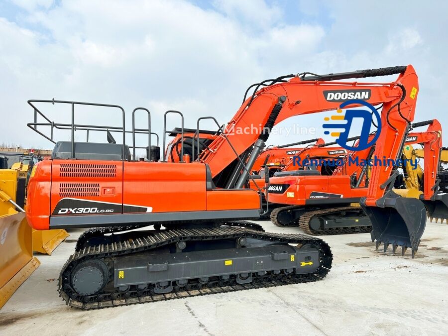 Doosan DX300 bager guseničar