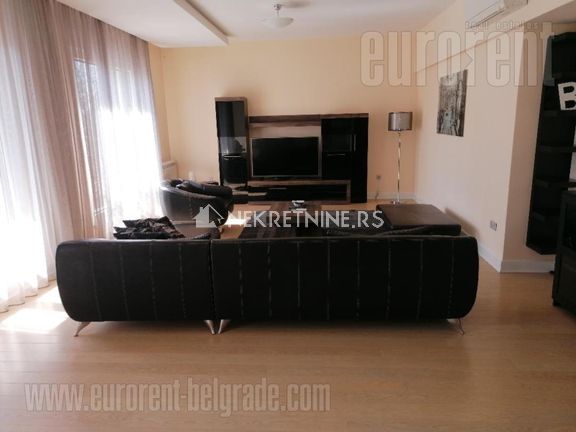 #41770, Izdavanje, Stan, HRAM SVETOG SAVE, 2500 EUR
