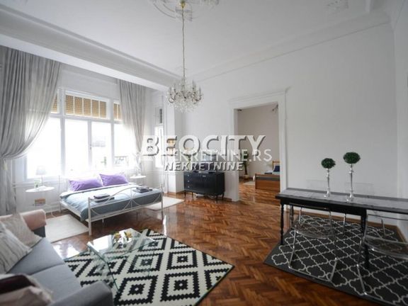 Novi Sad, Centar, Pozorisni trg, 2.0, 70m2, 700EUR