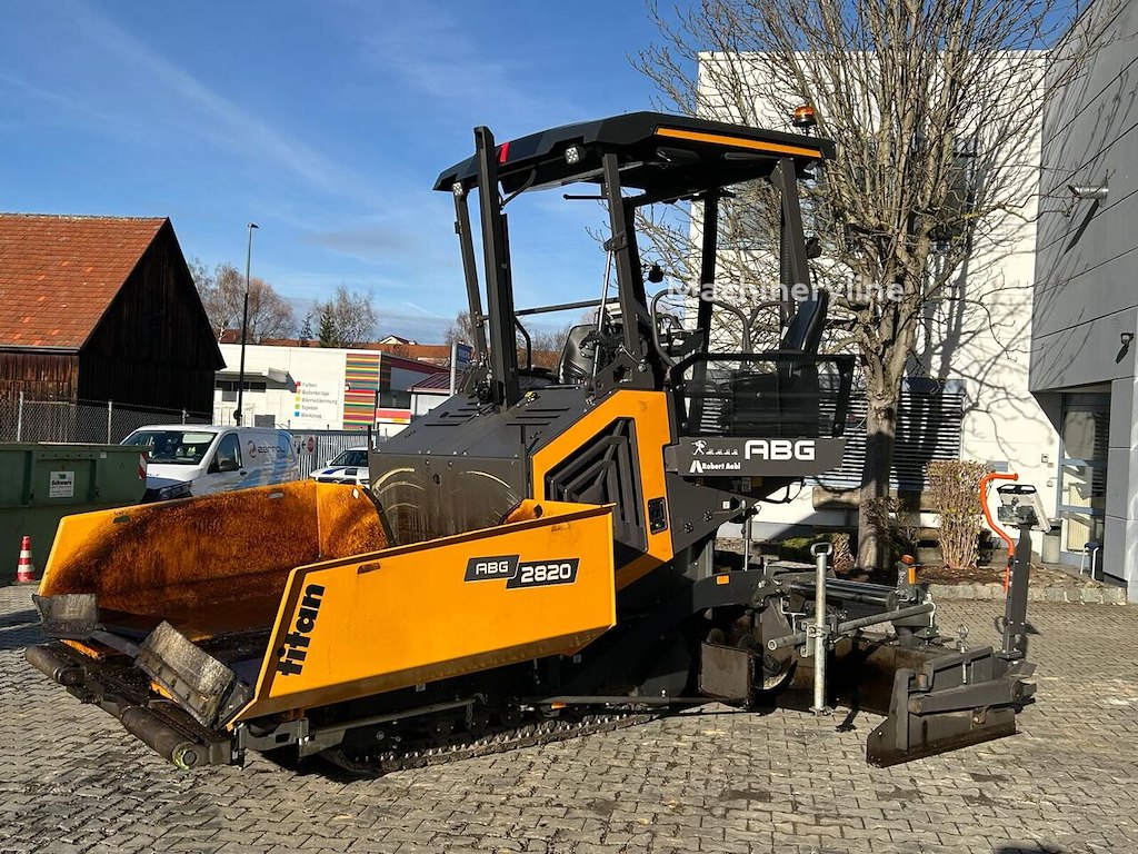 Ammann ABG 2820 asfaltni finišer guseničar