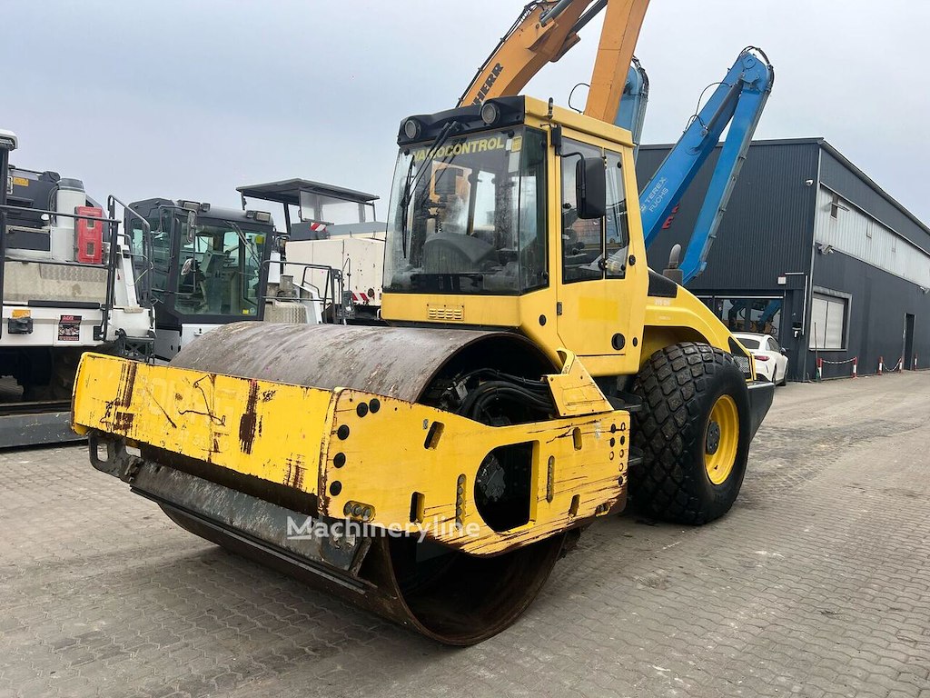 BOMAG BW 213 DH-4 kompaktor s jednim valjkom