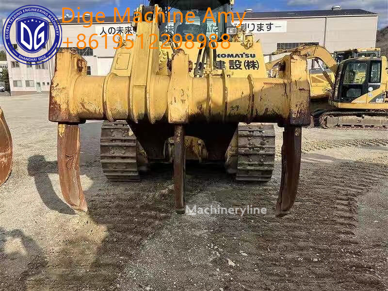 Komatsu D155 buldožer