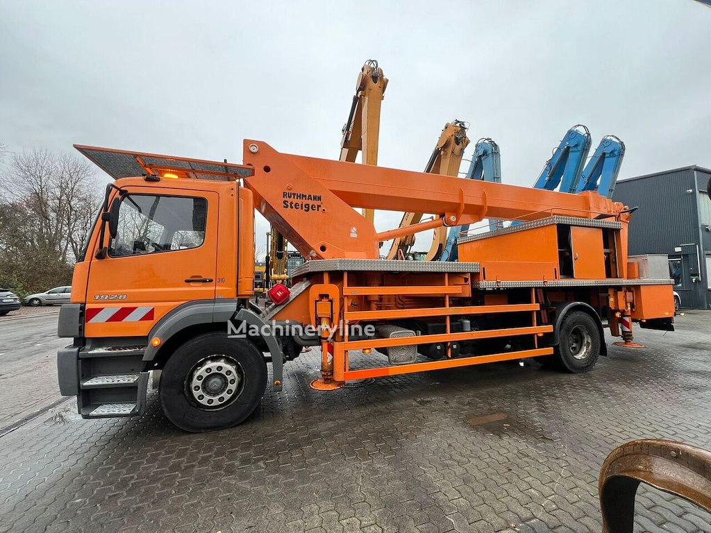 Mercedes-Benz Atego 1928 auto dizalica s korpom