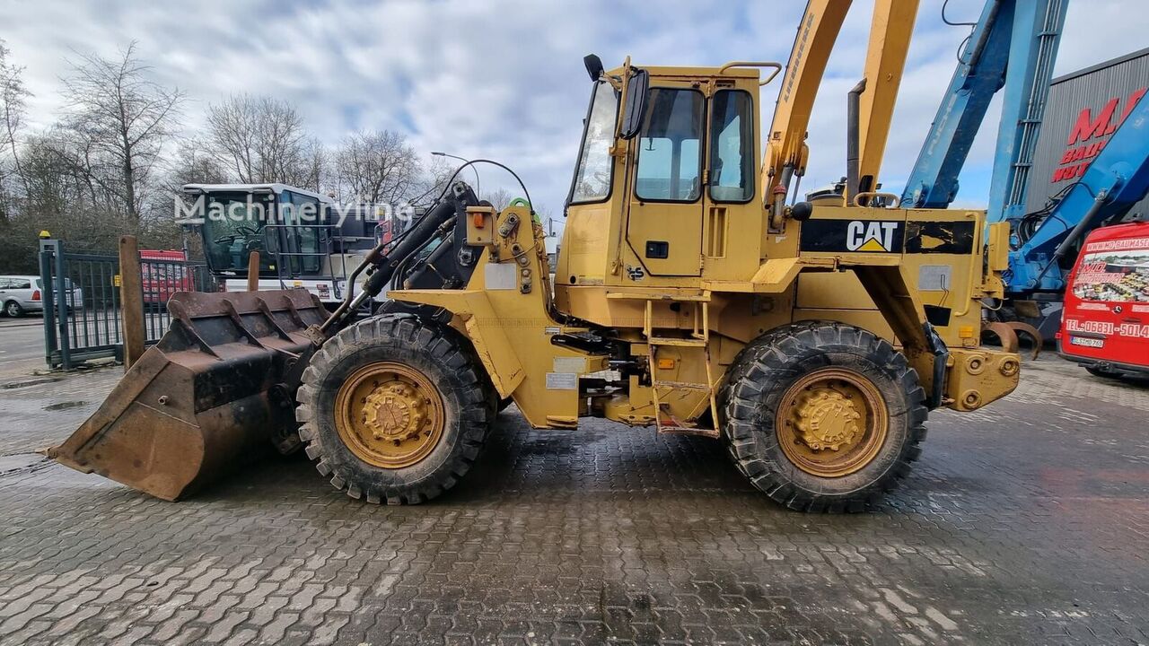 Caterpillar IT 28 B prednji utovarivač
