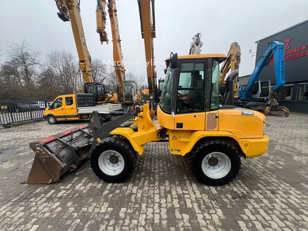 Volvo L 30 G multifunkcionalni utovarivač