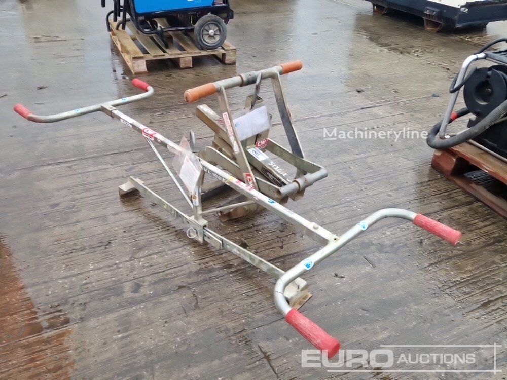 Prodaje se Concrete Slab Lifter to suit Crane, Kerb Stone Lifter to suit Cr kašiku za prednje utovarivač na aukciji