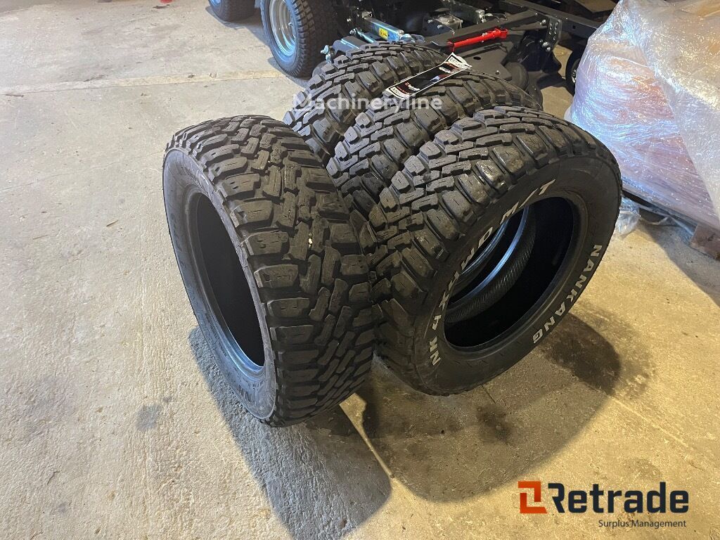 Prodaje se Nankang NK 4X4 WD M/T 215/65 R 16C univerzalnu gumu na aukciji