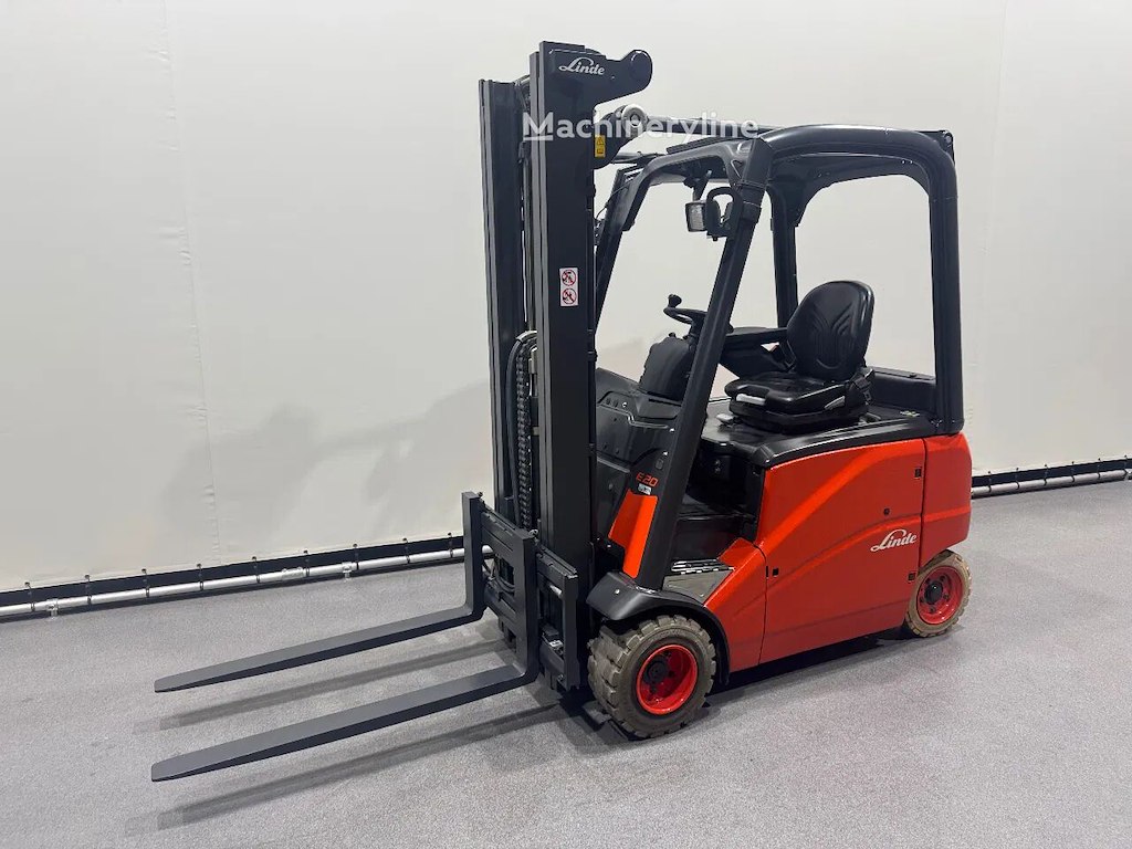 Linde 386 E 20 PH-01 električni viljuškar