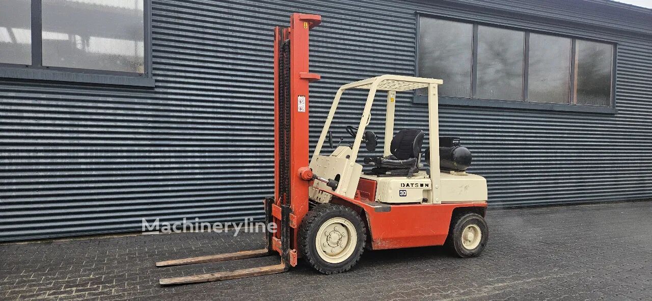 Datsun NISSAN PGF02 forklift viljuškar na gas
