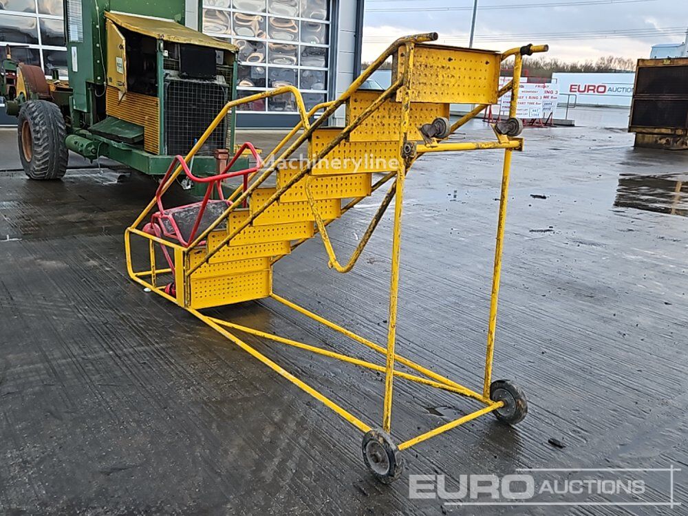 Prodaje se Portable Washbay Access Platform skladišnu merdevinu na aukciji