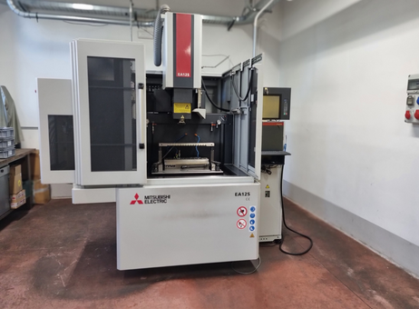 Die tone edm mašina Mitsubishi EA 12S