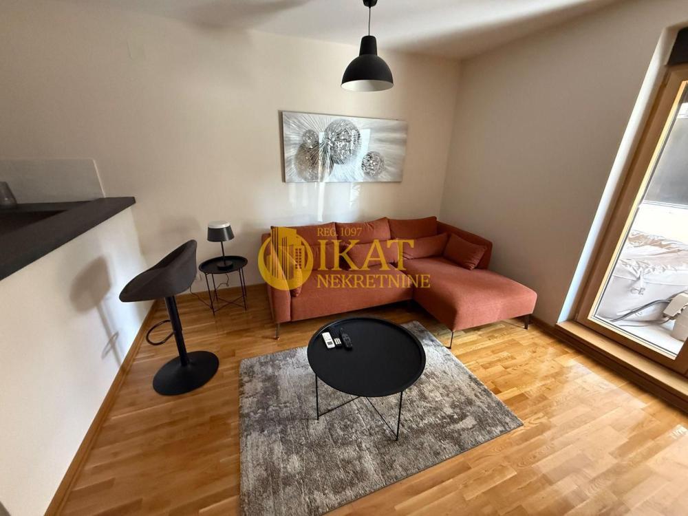 Dvosoban stan na prodaju, 70m2, 240.000€