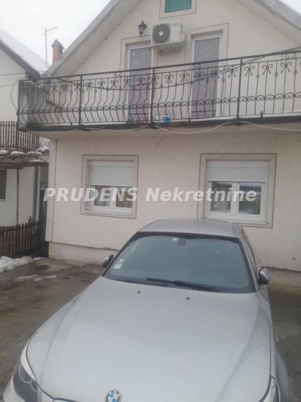 Kuća na prodaju, 450m2, 765.000€
