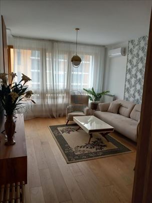 West 65, Tadije Sondermajera, 55m2
