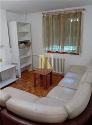 Izdaje se dvosoban stan, 47m² – Detelinara, mirna