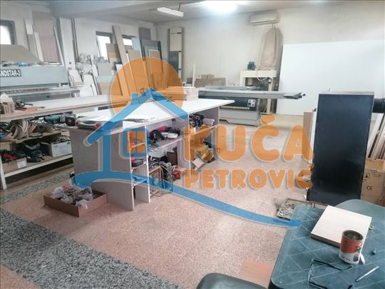 Odličan poslovno-stambeni objekat 350m2, plac 593