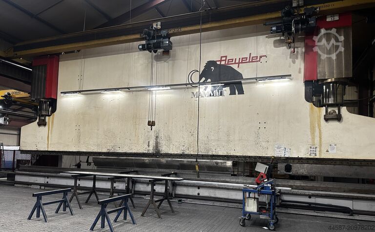 Abkant presa
Beyeler Mammut PR 10 20000 Kn x 15400 mm