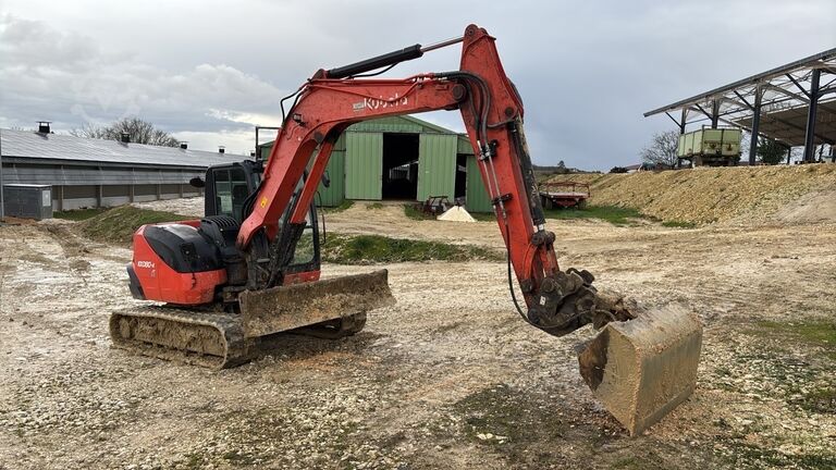 Midi bager 7t - 12t
Kubota KX080-4 with 3 excavator buckets