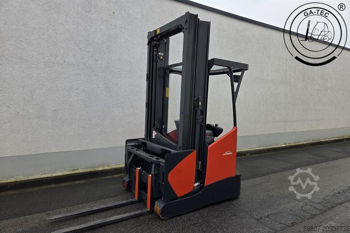 Reach truck
Linde R17X