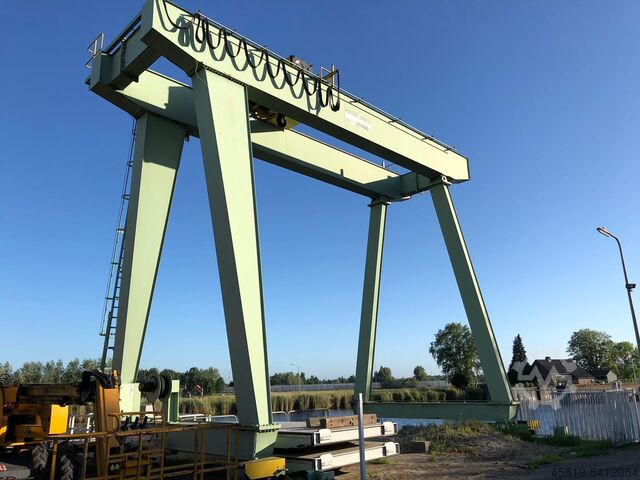 Portalska dizalica
Cranestock 35 ton refit