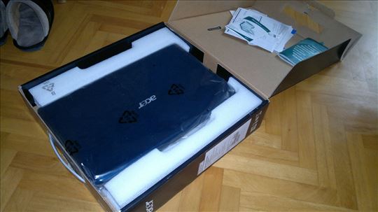 Acer Core2Duo 2GHz 320GB HDD 3GB ram