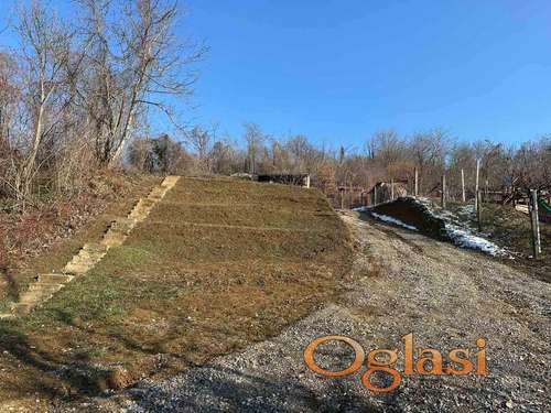Parcela za izgradnju porodicnog objekta Sremska Kamenica/Popovica/Grigovac