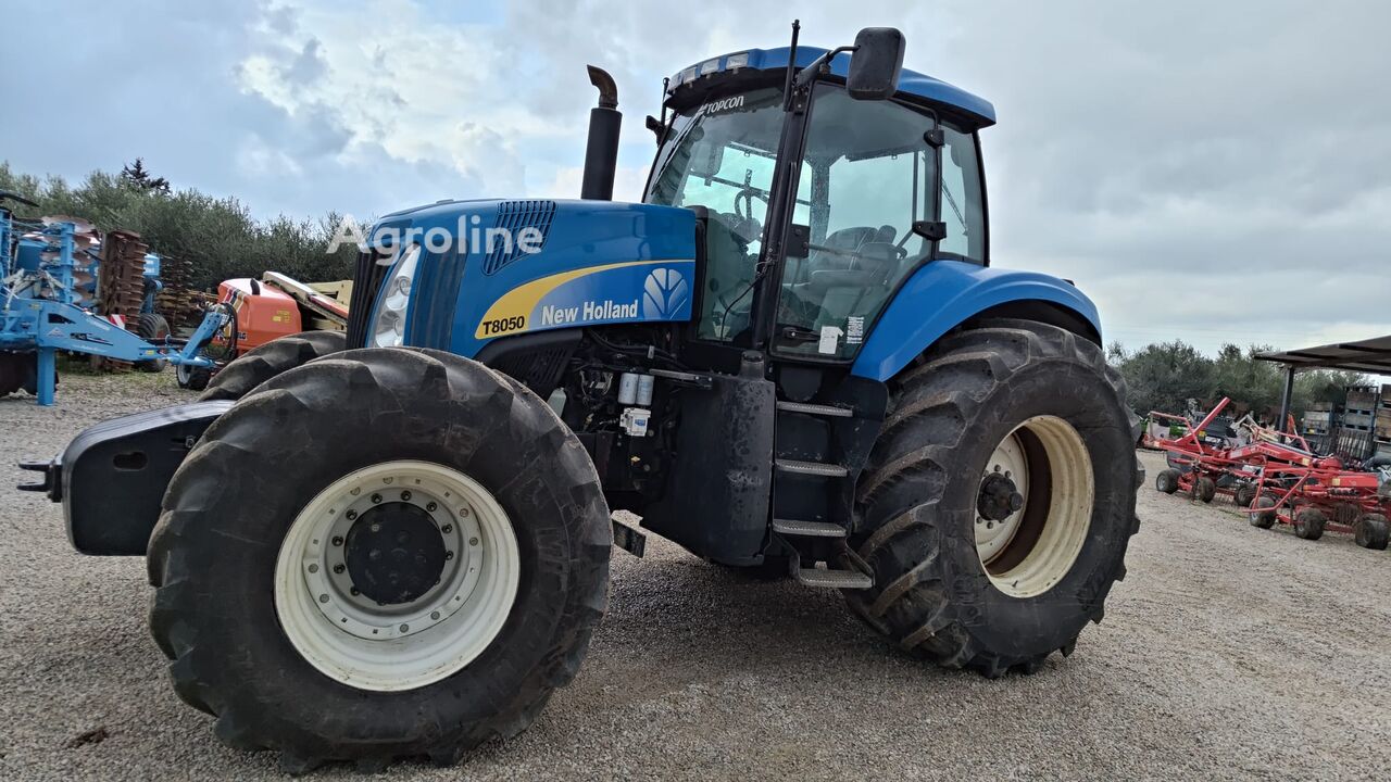 New Holland T8050 traktor točkaš
