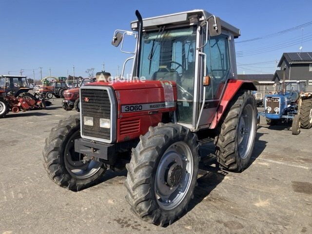 Massey Ferguson TRACTOR(Massey Ferguson) traktor točkaš
