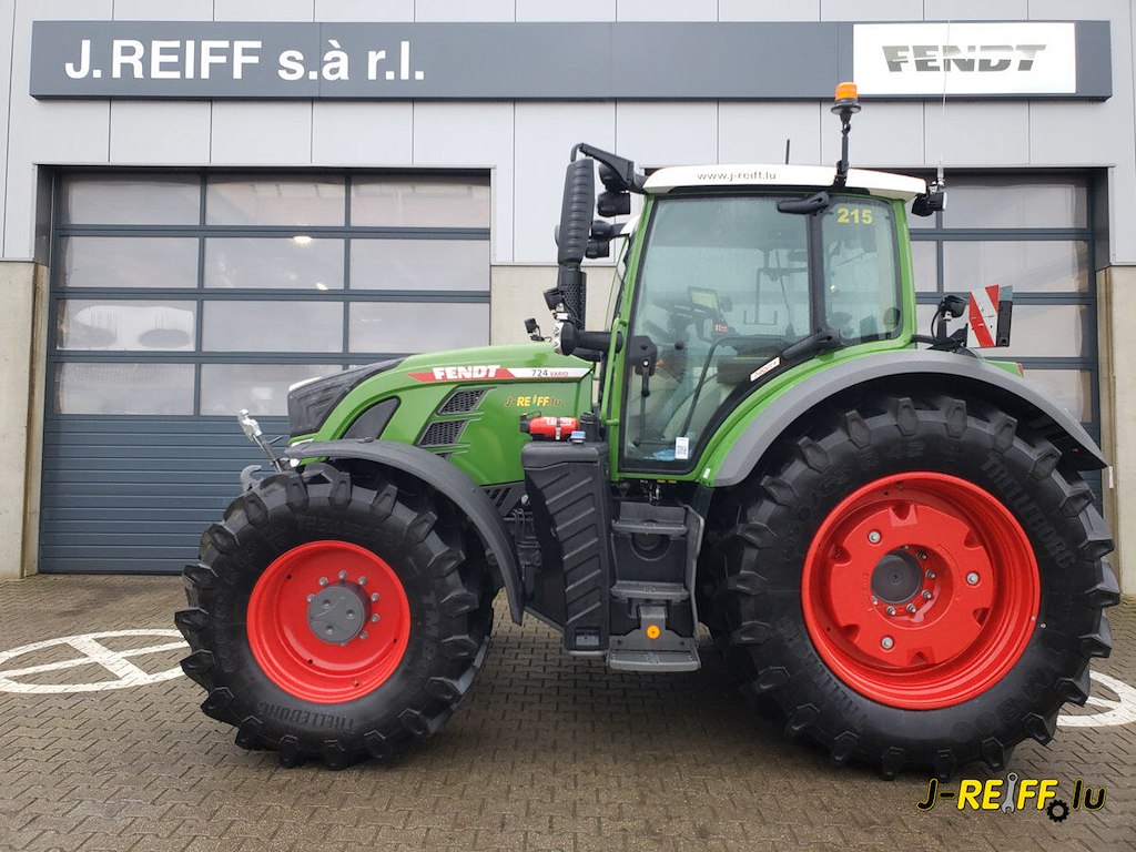 Fendt 724 Vario Gen6 Profi + traktor točkaš