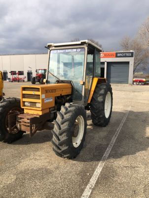 Renault 8514 traktor točkaš