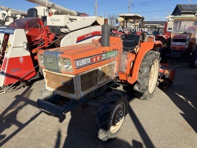 Kubota TRACTOR(Kubota) mototraktor