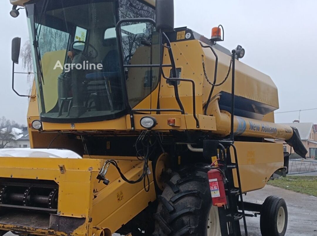 New Holland TC 5050 kombajn za žito