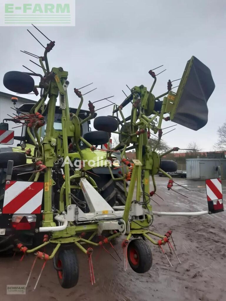 Claas volto 900 prevrtač sena