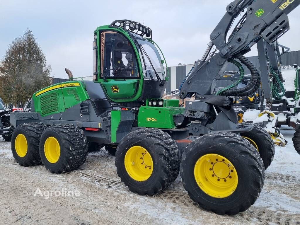 John Deere 1170 G harvester