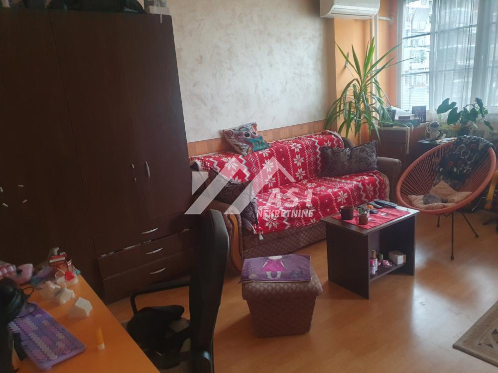 Šekspirova, odličan jenoiposoban ID#5181 350 €