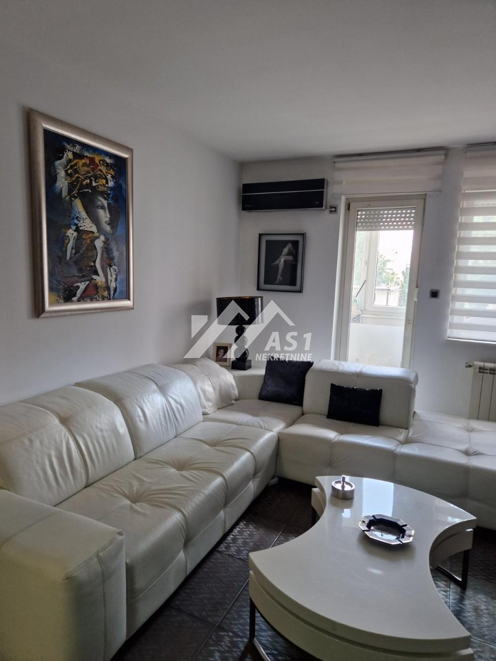 IZDAJE SE DVOSOBAN STAN -LUX -BETANIJA ID#5189 500 €