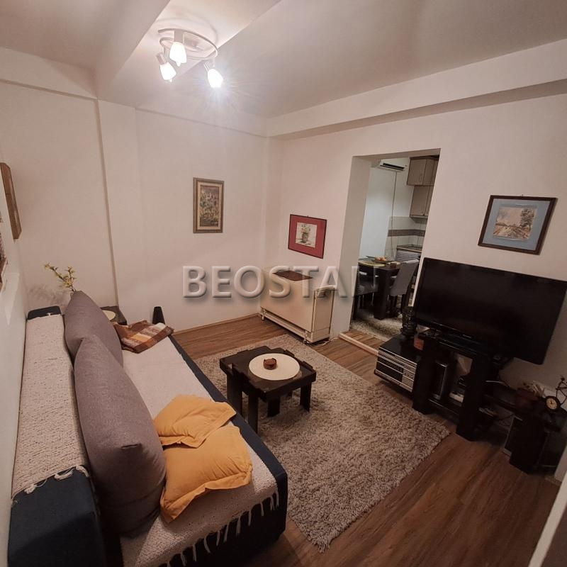 Zemun - Karadjordjev trg #65905 450 €