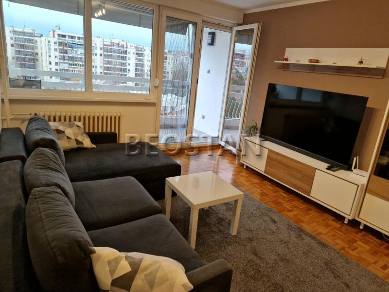 Novi Beograd - Blok 70a delta #65893 650 €