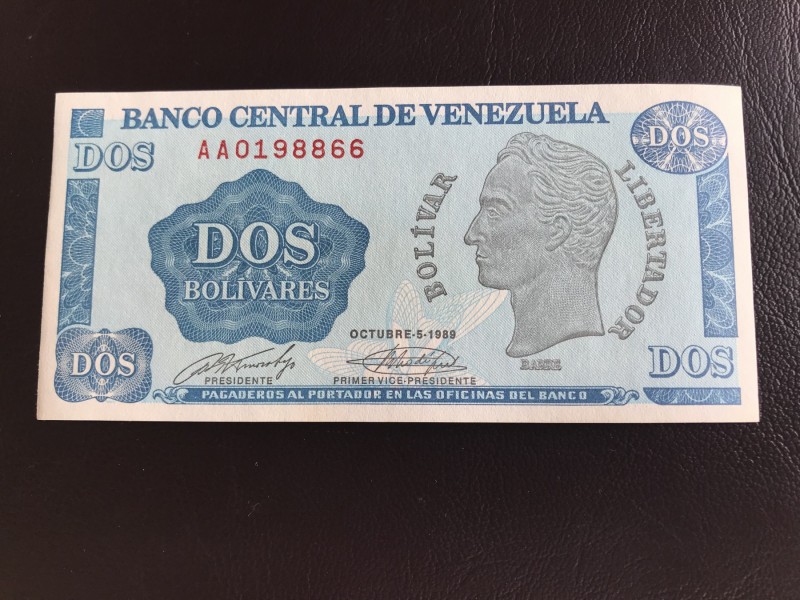 VENECUELA 2 BOLIVARES. UNC.1989.