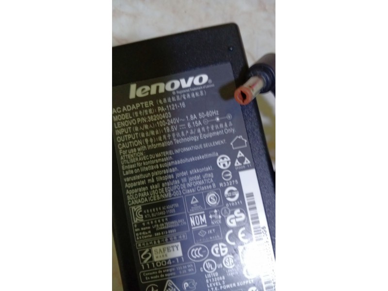 Lenovo 19.5v 6.15a punjac za laptop