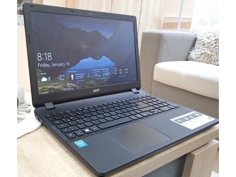 Laptop Acer Aspire 15 ES1 intel N3540/8GB RAM/500GB hdd