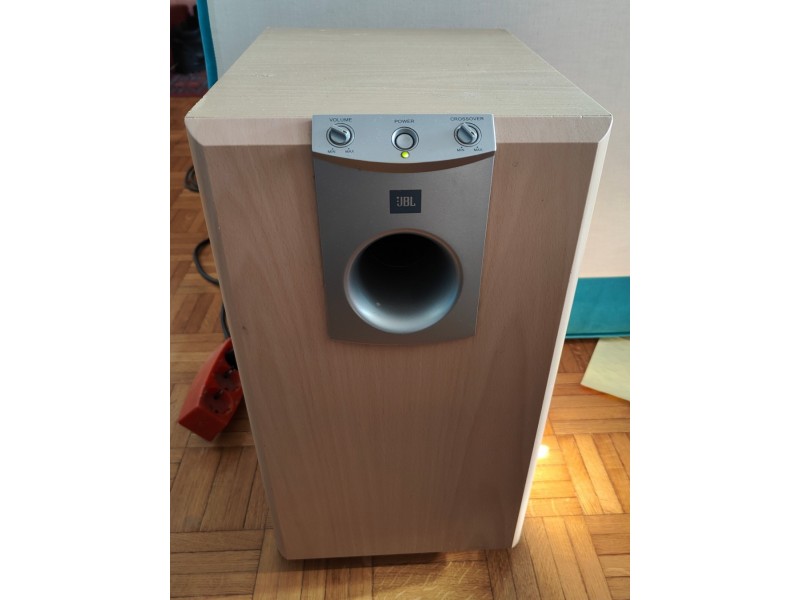 JBL SUB178 aktivni vufer