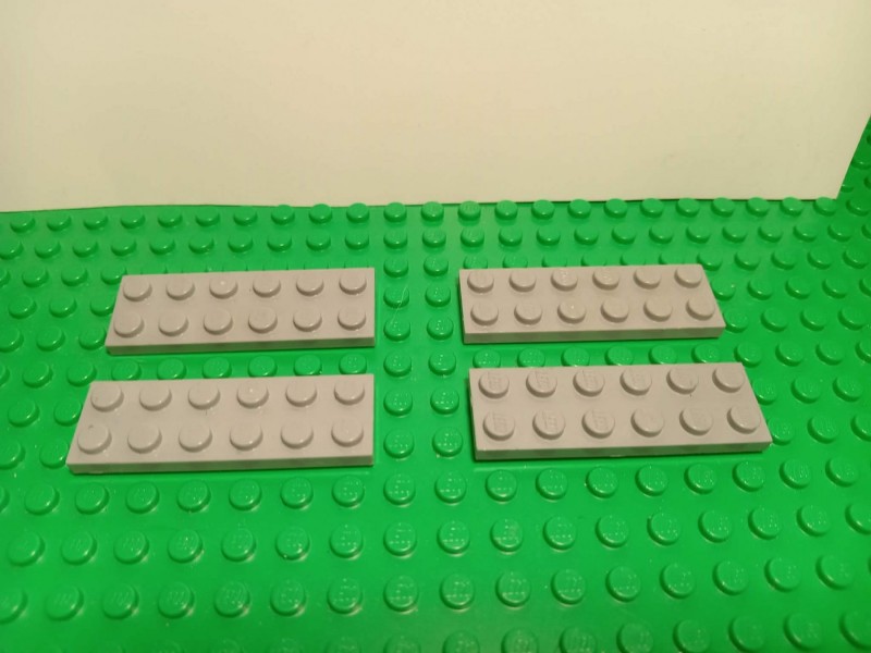 Lego sivo 4 komada